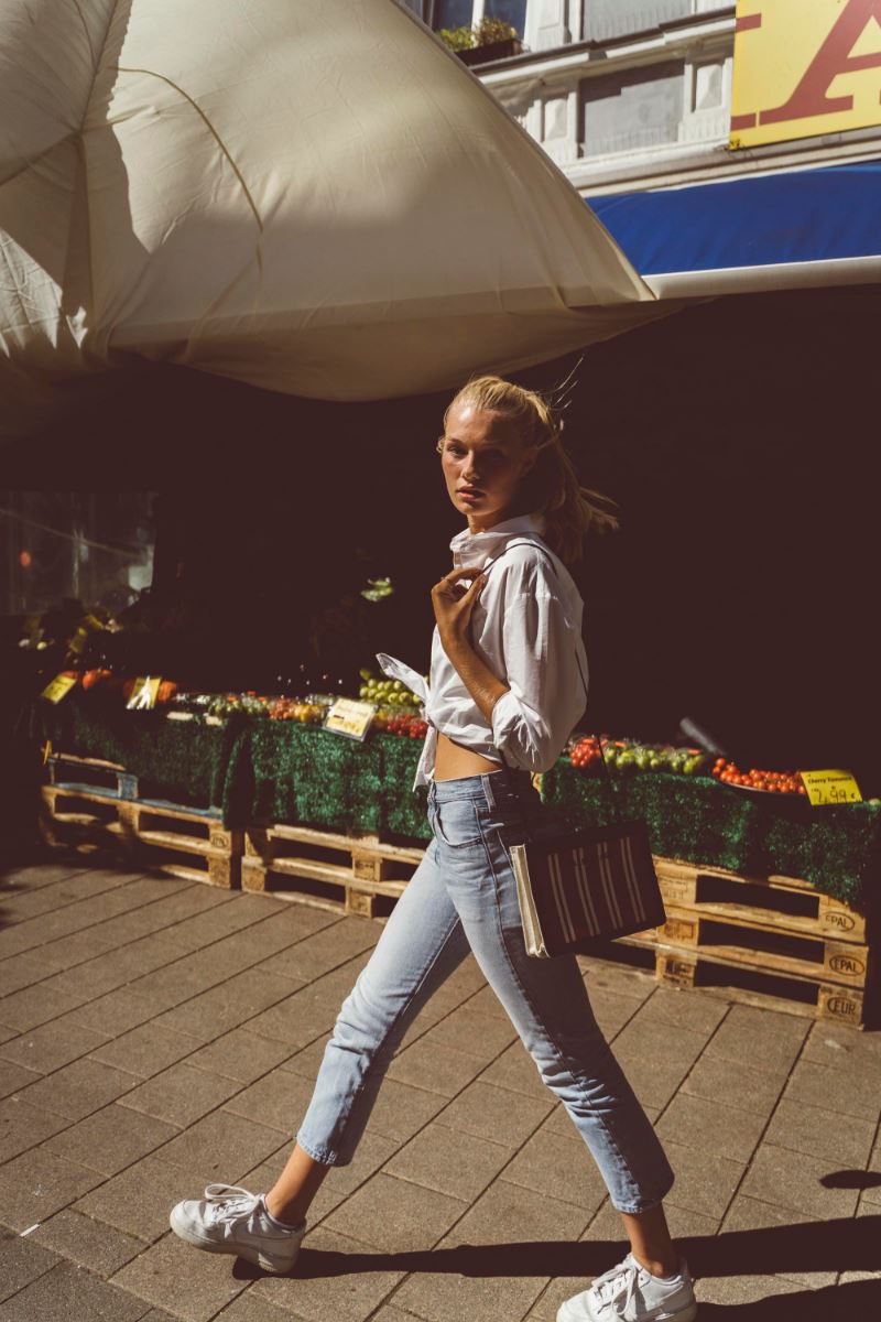 BRAVE MODELS - LINE GEITNER