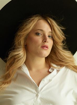 FASHION ART WISE - character